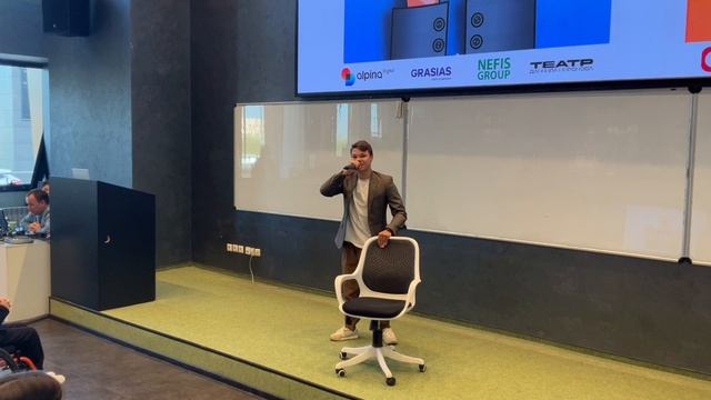 251008 Выступление с песней