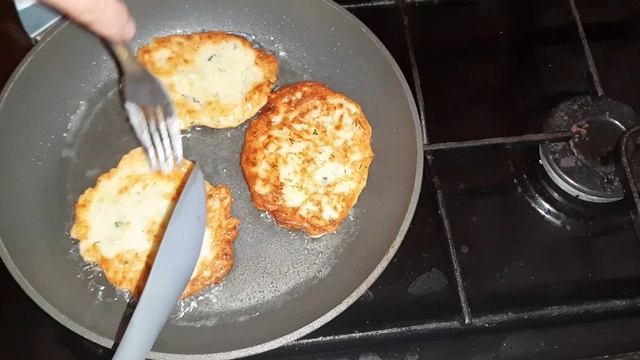 Экономное меню на 2 дня. Кабачковые оладьи, сырный суп-пюре