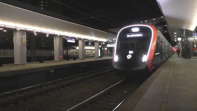 Эл.-поезд ЭГЭ2Тв-059 "Иволга 4,0" (аренда ЦППК) приг. поезд № 7583/7584 Железнодорожная - Апрелевка.