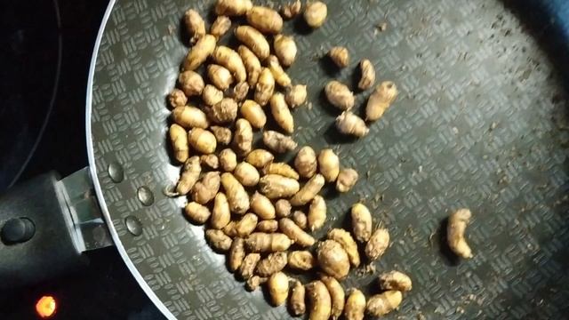 Пробуем кофе из чуфы. Жареная чуфа оказалась очень вкусной