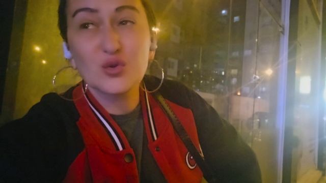 Просидела час с котом на улице