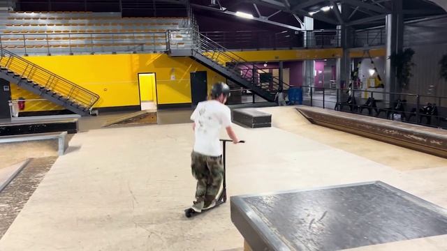 Шоу с трюковыми самокатами