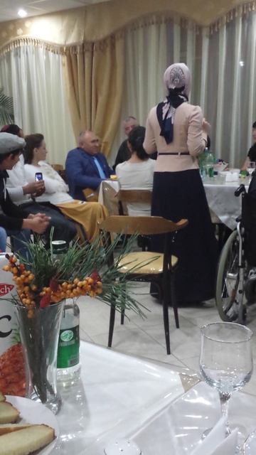 На балалайка испоняет Барахоев Джамалдин (Туризм - доступная среда)