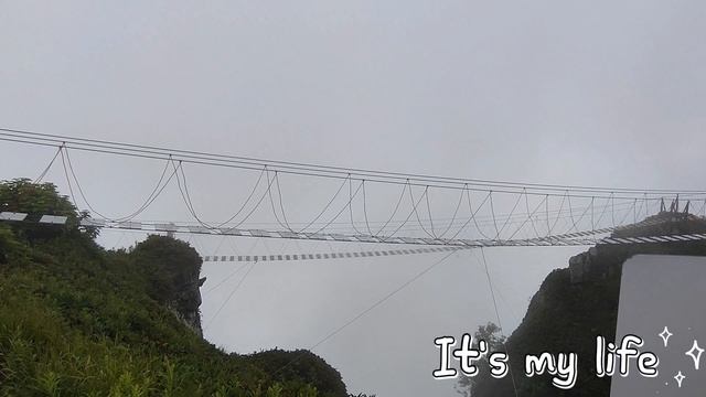 Роза Хутор в середине июля,канатная дорога,шикарные горы,подвесной мост между горами,аллея славы итд