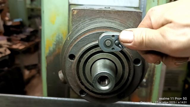 Замена сальника шпинделя на плоскошлифовальном станке 3г71м