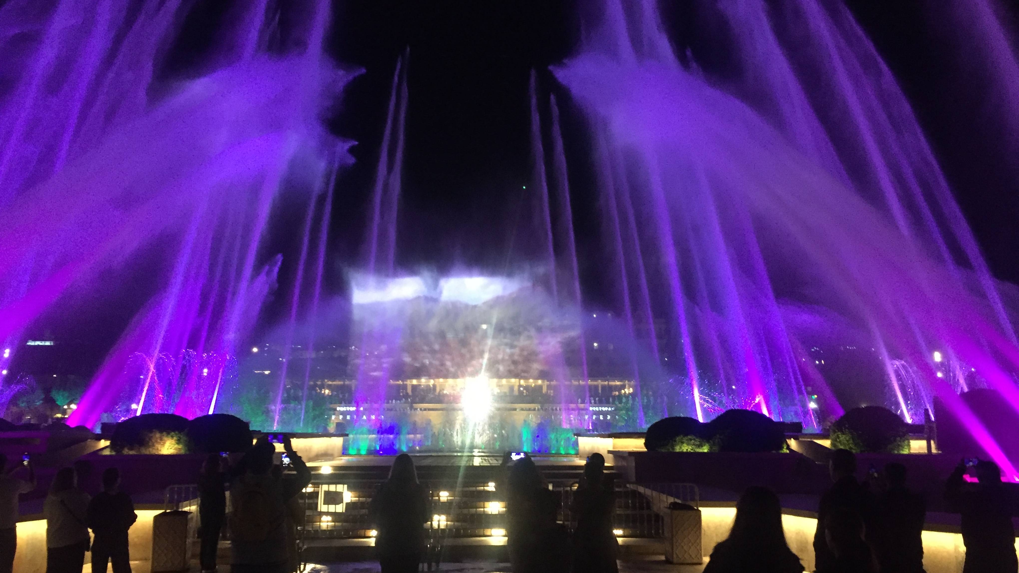 Дагестан Дербент Вечерняя прогулка у фонтана. Путешествие по Дагестану