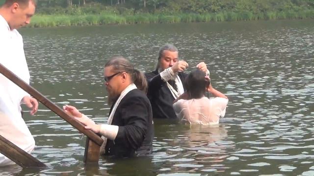 Крещение в Монастырском озере 28 июль 2016 сняты все крещеные. Тайга, Лесосибирск