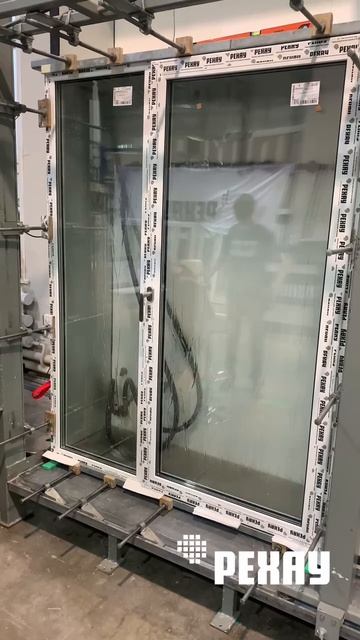 Тест-драйв пройден на отлично! Окно от ГК Русские окна и Максиформ успешно прошло испытания в РЕХАУ