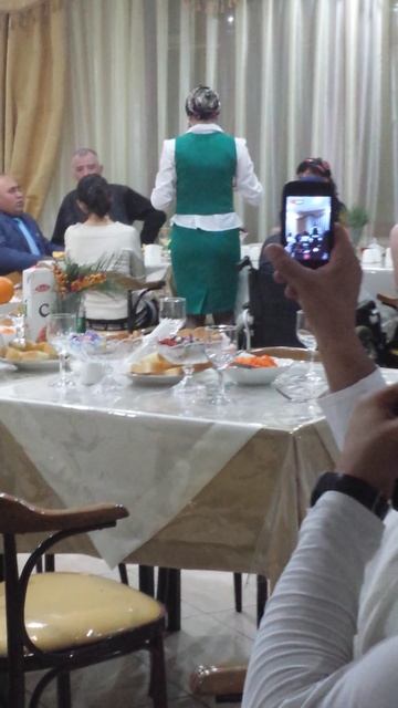 Барахоев Джамалдин (играет на балалайке)