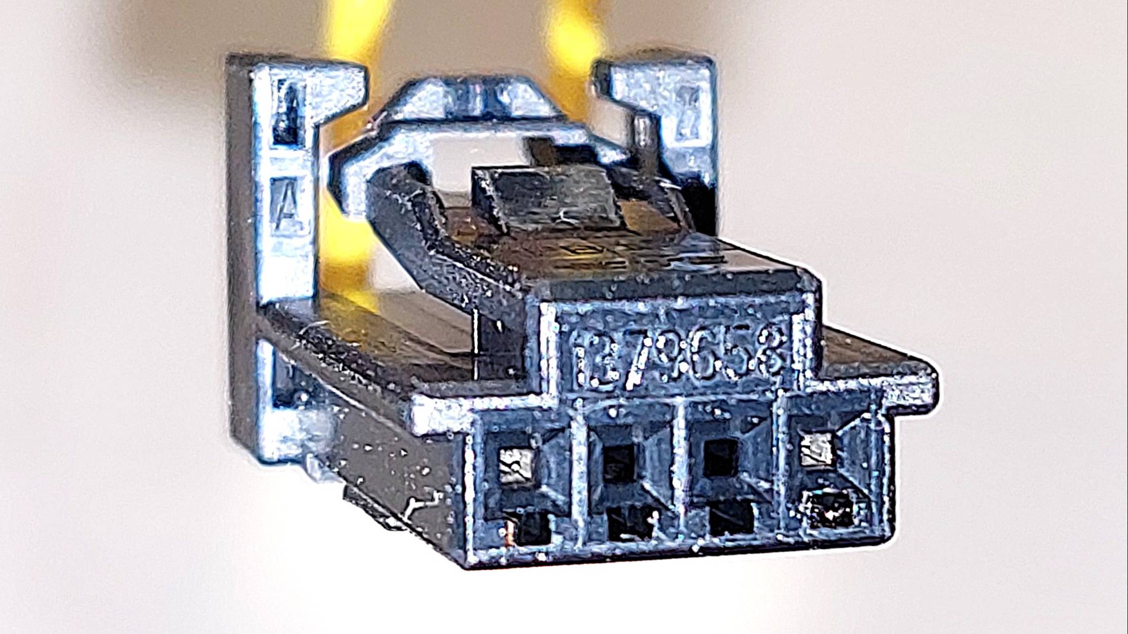 Как разобрать разъём 1379658 -1