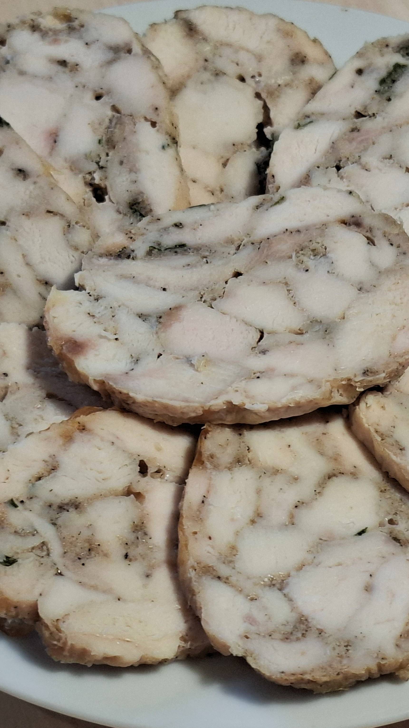 Вкусный и красивый сальтисон из куриного филе в аэрогриле. Простой рецепт и отличный результат😋🍗.