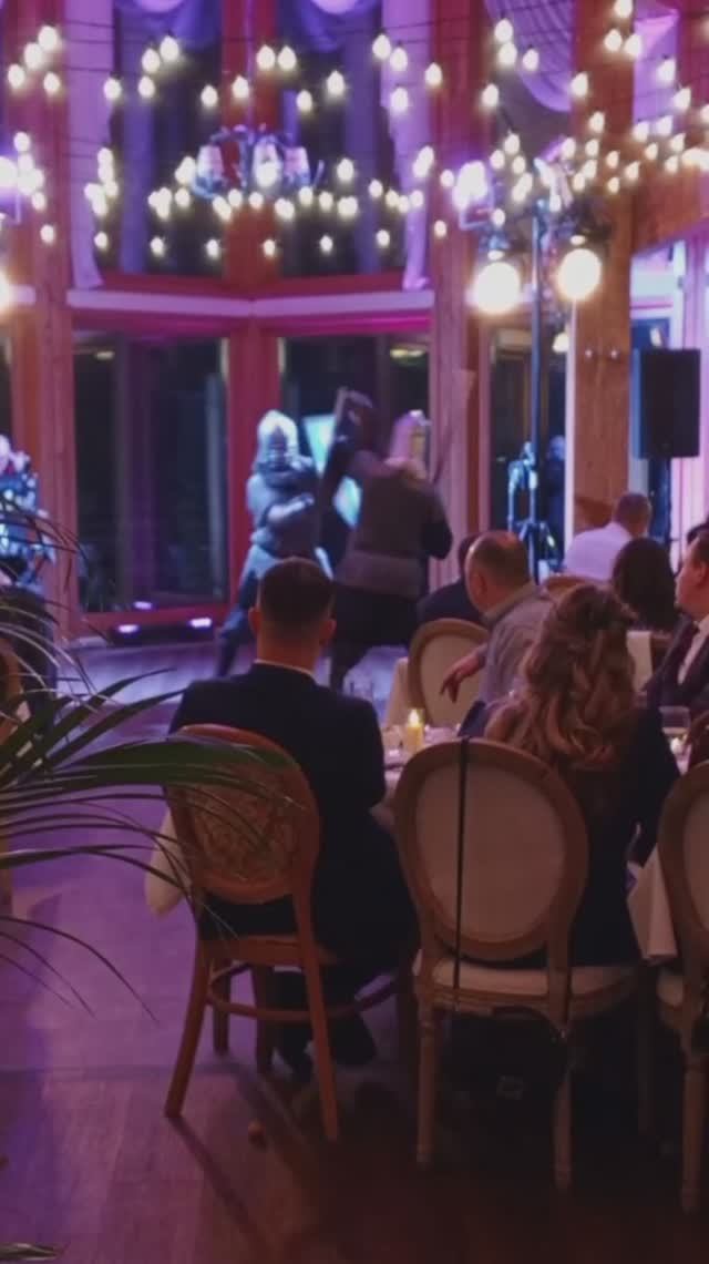 Поединок рыцарей на празднике