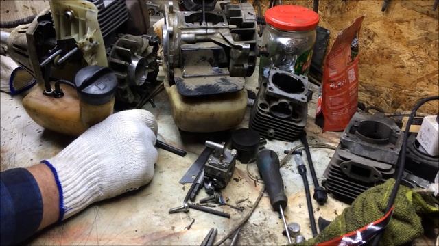 Китайская поршневая и шведский коленвал триммера!)