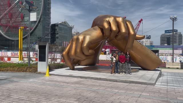 Сеул. Южная Корея. Район Каннам,  K-Star Road, библиотека Starfield Library