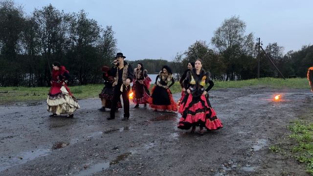 ЦЫГАНСКИЕ ПЕСНИ И ТАНЦЫ "ДОРОГОЙ ДЛИННОЮ". Е. Берлин и  коллектив цыганского танца "Экспромт".