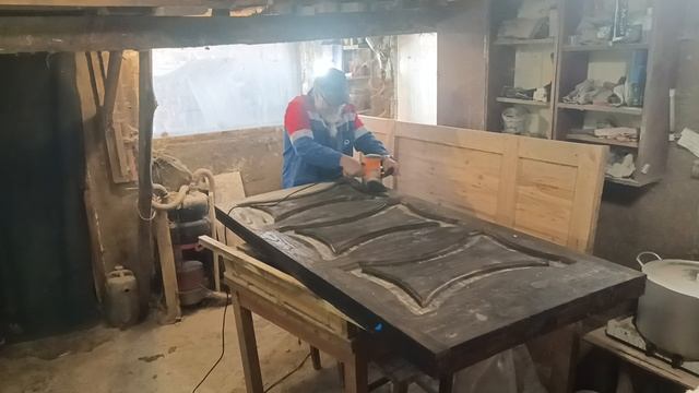 Дверь для деревенского дома своими руками. Оригинальная обработка и покрытие маслом.