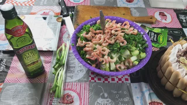 Фруктово-белковый салат ел бы каждый день!!!