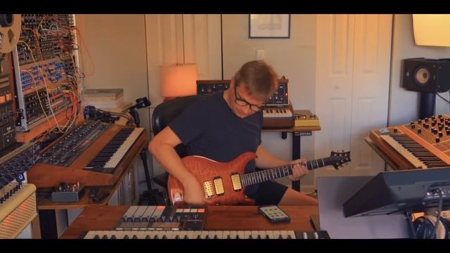 Caught In Joy – Parisian Autumn (27-min full analog performance from Berlin School Journeys 2)