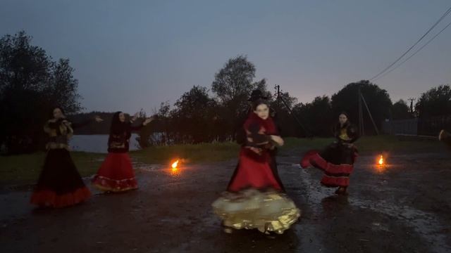 ПЕСНИ И ТАНЦЫ "МОЯ БАБУШКА КУРИТ ТРУБКУ". АРТИСТЫ НА ПРАЗДНИК. Е. Берлин и коллектив танца Экспромт.