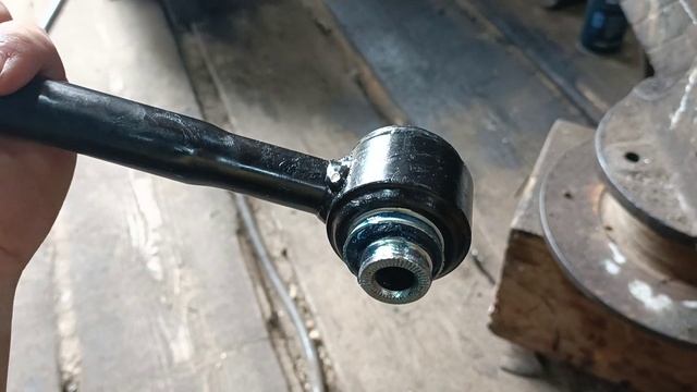 замена нижнего поперечного рычага задней подвески чери тигго 3