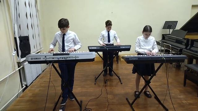 Трио: ЗАВИЛЕЙСКИЙ Платон, КОМОЛОВ Матвей, СМИРНОВА Амелия.