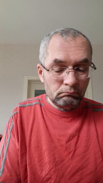 Мир в преддверии ядерной войны и последующей за ней глобальной катастрофы. Намёк на неизбежное.