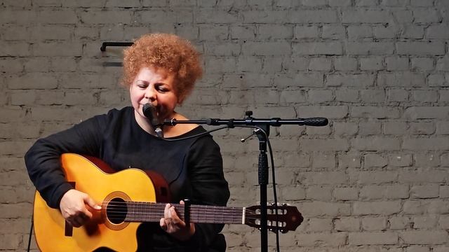 Людмила Катерисова - "В ожидании вишен" музыка и стихи Евгения Бачурина