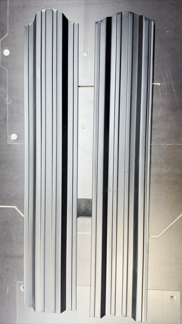 Металлический штакетник П образный RAL 9005 Матовое покрытие без текстуры