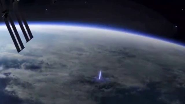 Видео редких явления в атмосфере Земли заснятые с борта МКС.