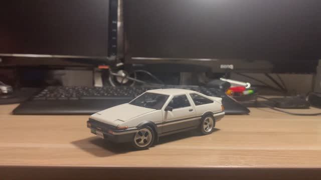 Обзор модели Toyota Sprinter Trueno AE86 в масштабе 1:24 от Maisto