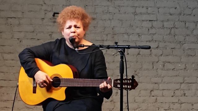 Людмила Катерисова - "Платок" музыка и стихи Евгения Бачурина"