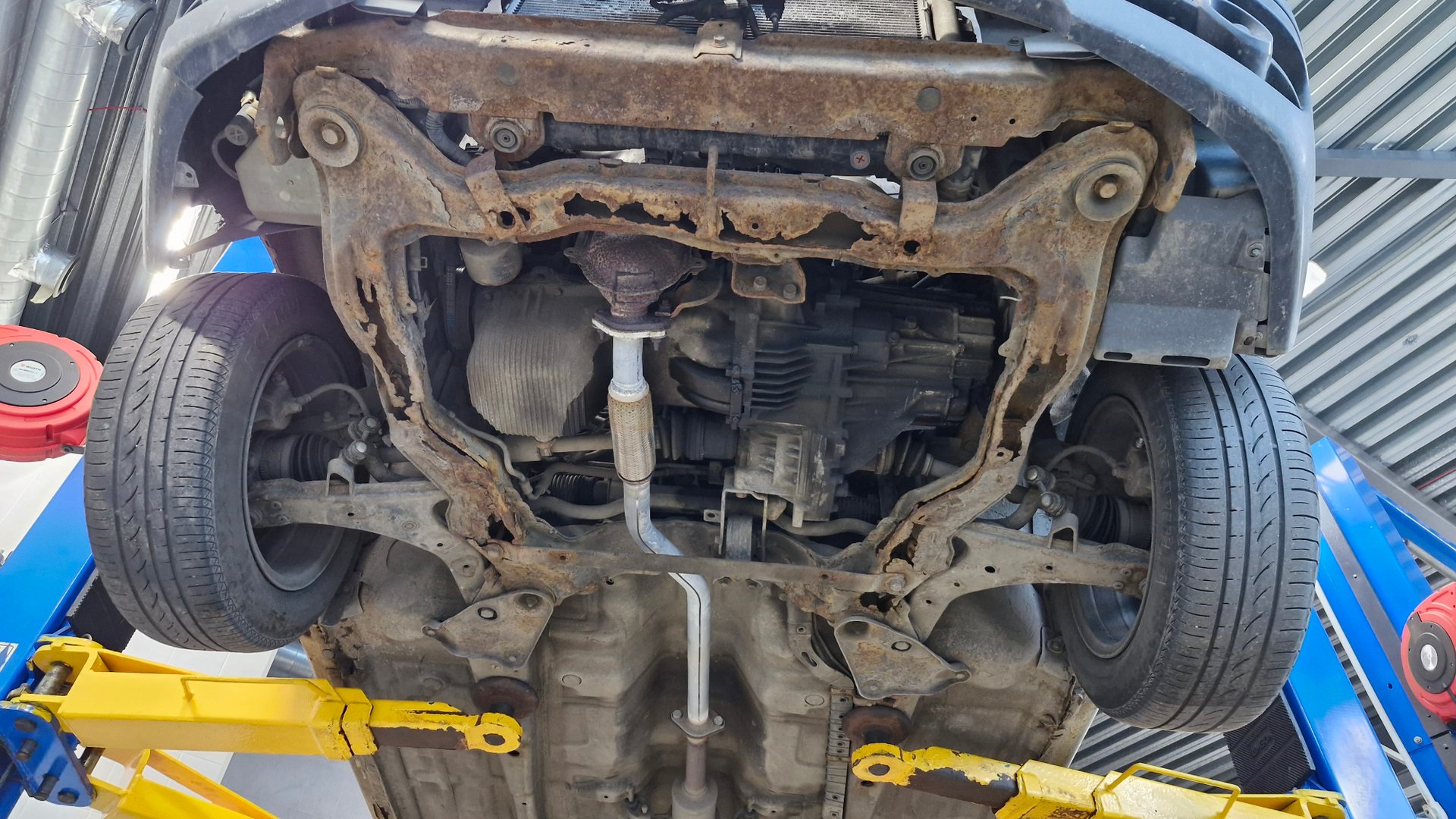 Жесть на СТО или будни автомехаников #271.Чуть не выпали из Honda CR-V.Подняли с колен Elantra.ВАЗик