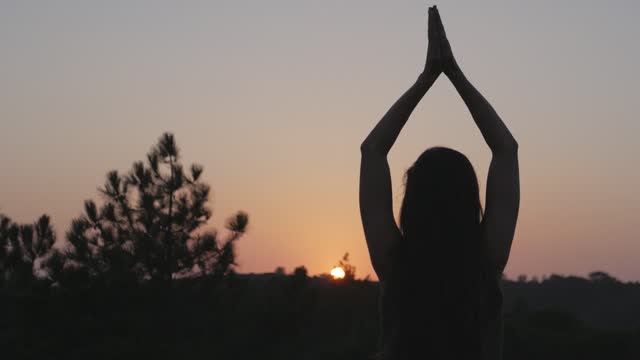 Как похудеть во время месячных?