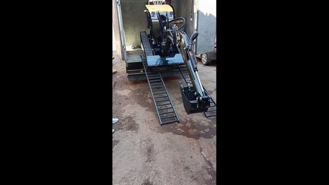 погрузка мини экскаватора