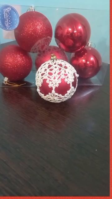 Вязаный новогодний шар ручной работы❄️ #вязаныйшар #новогоднийдекор #украшениянаёлку #ручнаяработа