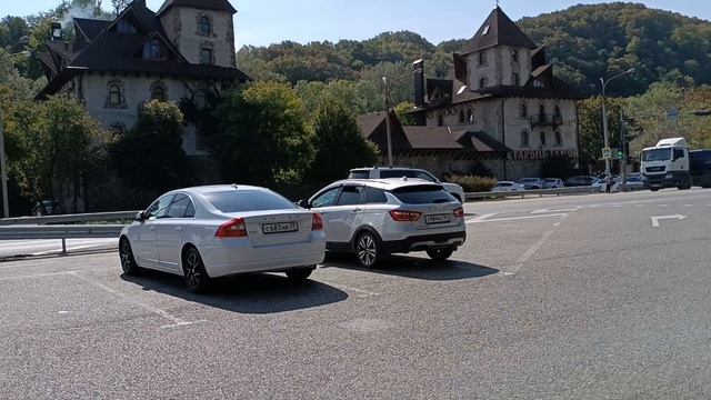 ОСТАНОВКА У ЗАМКА