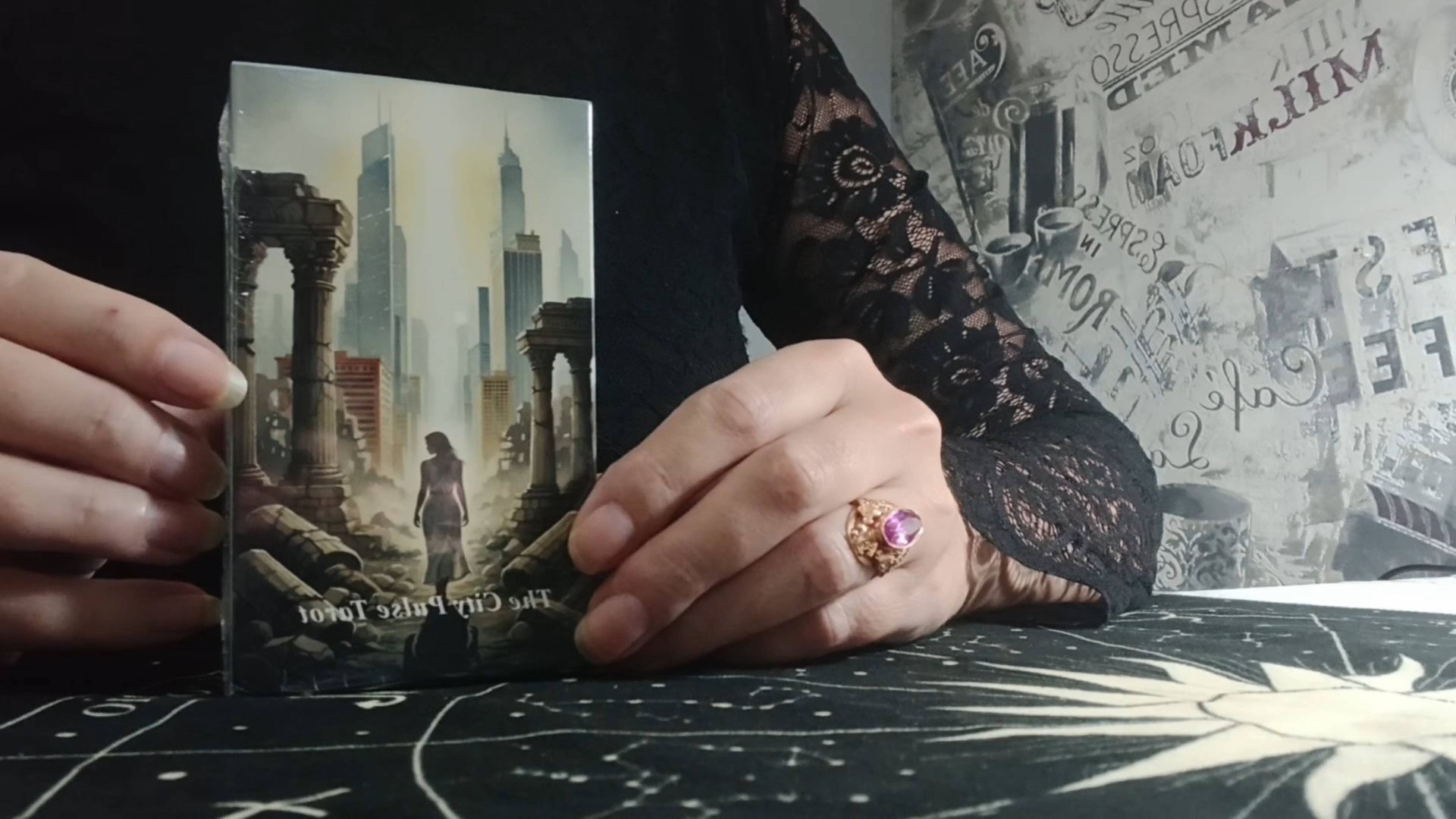 Распаковка новых карт Таро на канале Диана Зеркало Таро