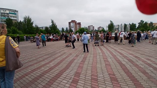 г. Прокопьевск фонтан тырган,Гуляем по фантану