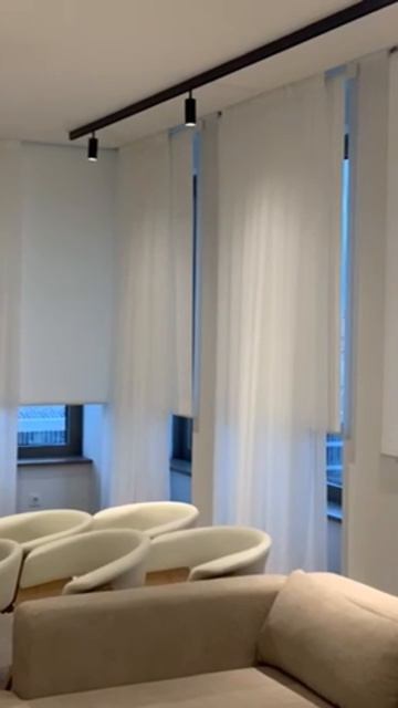 Рулонные шторы и тюль на панорамные окна с простенком