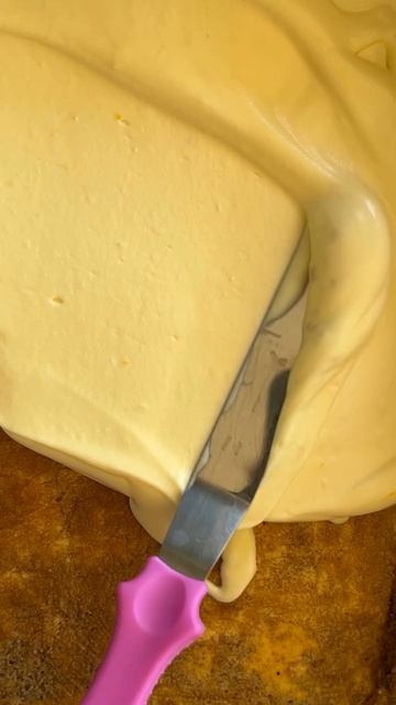 Тирамису - десерт с богатой историей. В переводе с итальянского название означает «подними меня»