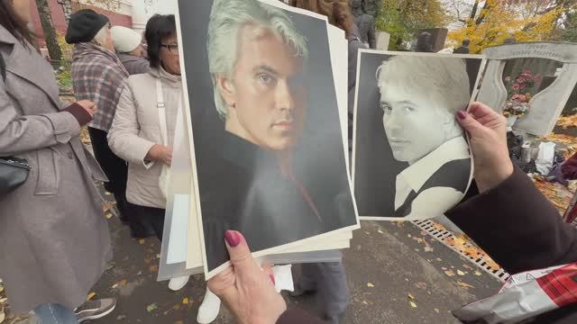 ЧТО ПРОИСХОДИЛО НА МОГИЛЕ ДМИТРИЯ ХВОРОСТОВСКОГО В ДЕНЬ РОЖДЕНИЯ АРТИСТА | НОВОДЕВИЧЬЕ 16.10.2025