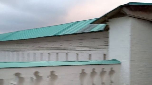 Вокруг Надвратной церкви.  20 октября