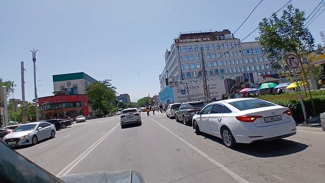 Автомобили,на которых ездят в Кыргызстане в Бишкеке.Ретротехника