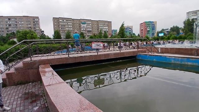 г. Прокопьевск фантан тырган,Гуляем по фантану