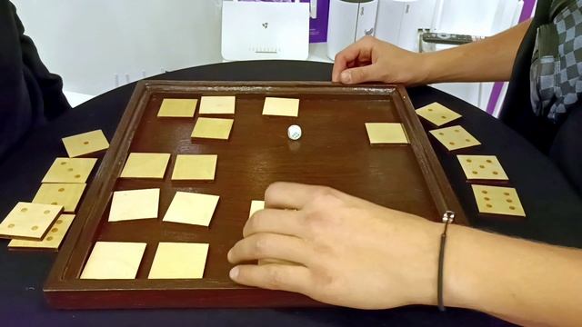 Побеждает игрок, собравший больше всех карточек к концу игры