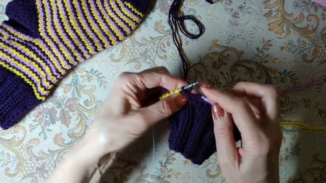 Носки Хеликс//Вязание по спирали// включаем три цвета нити//вяжем вместе.