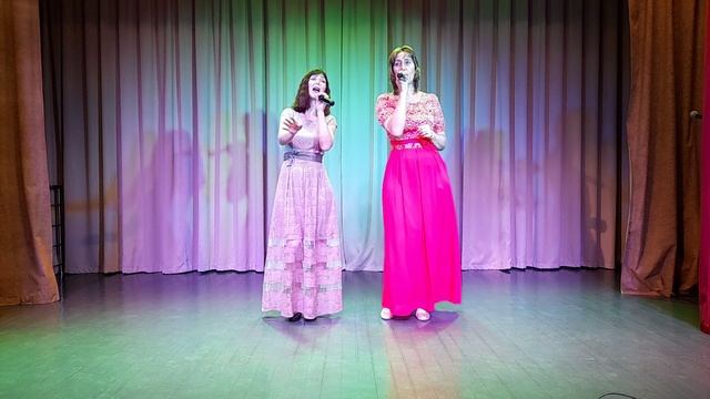 "Па-па-поздравляем" в исп. Ветровой Фаины и Лапицкой Натальи