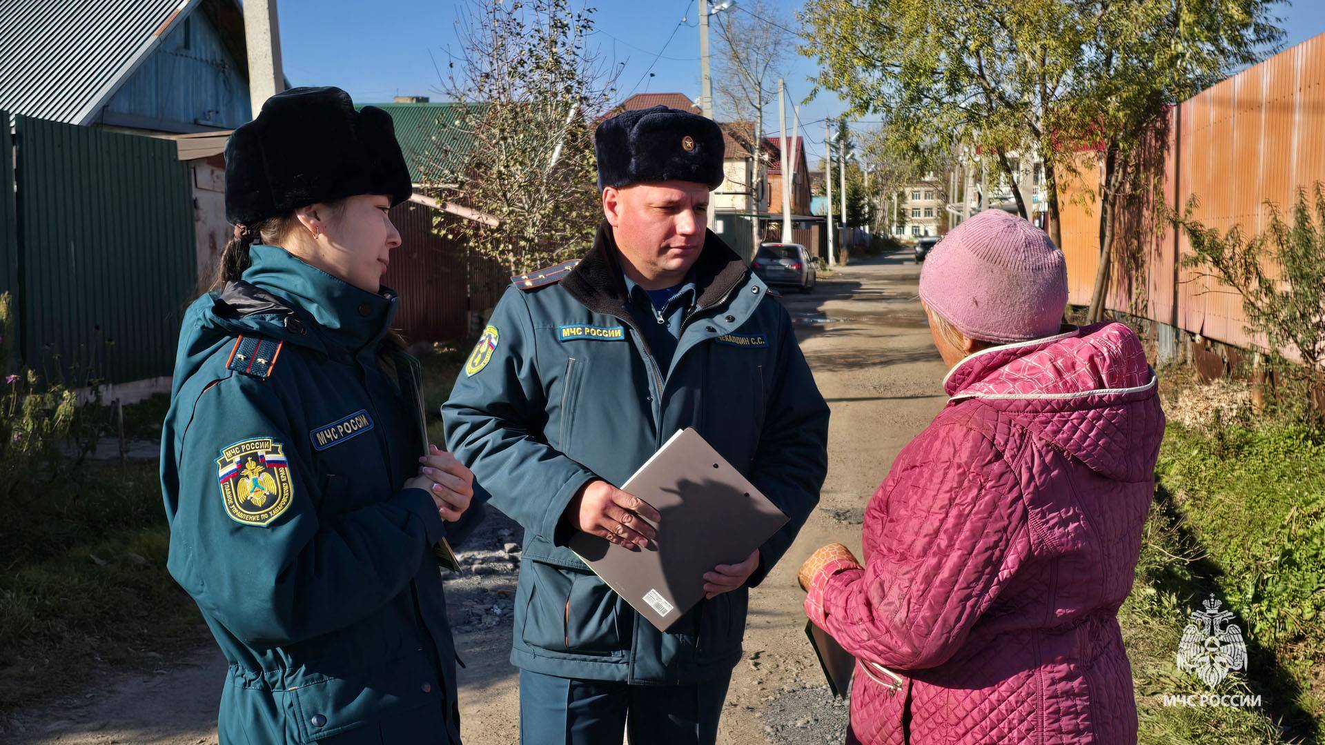 Специалисты МЧС России напомнили: тепло должно приносить радость, а не трагедию в жильё