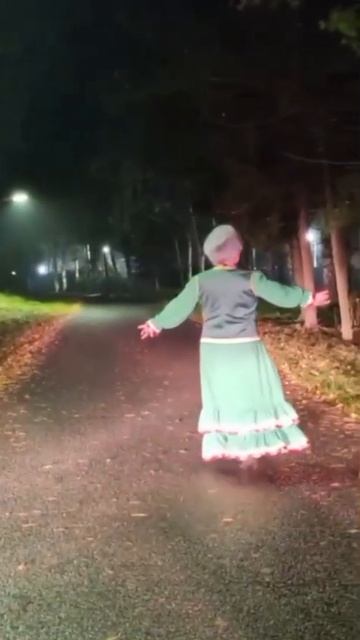 "Әхирәттәр" төркөмөнән бейеү