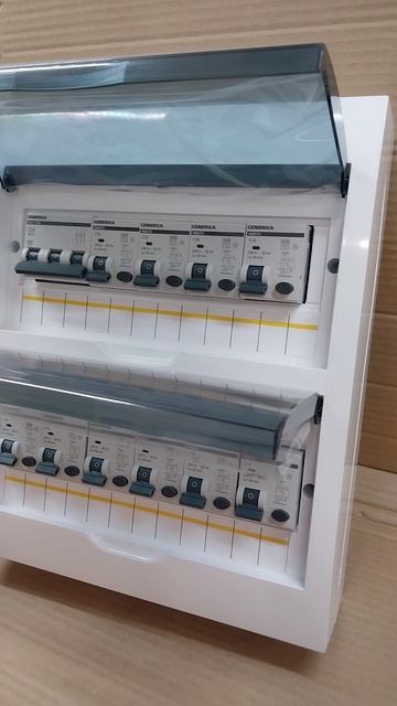 Щит ЩР-Н.ЭП-020 25А-10Д-IP41 в сборе. Для подключения групп розеток.